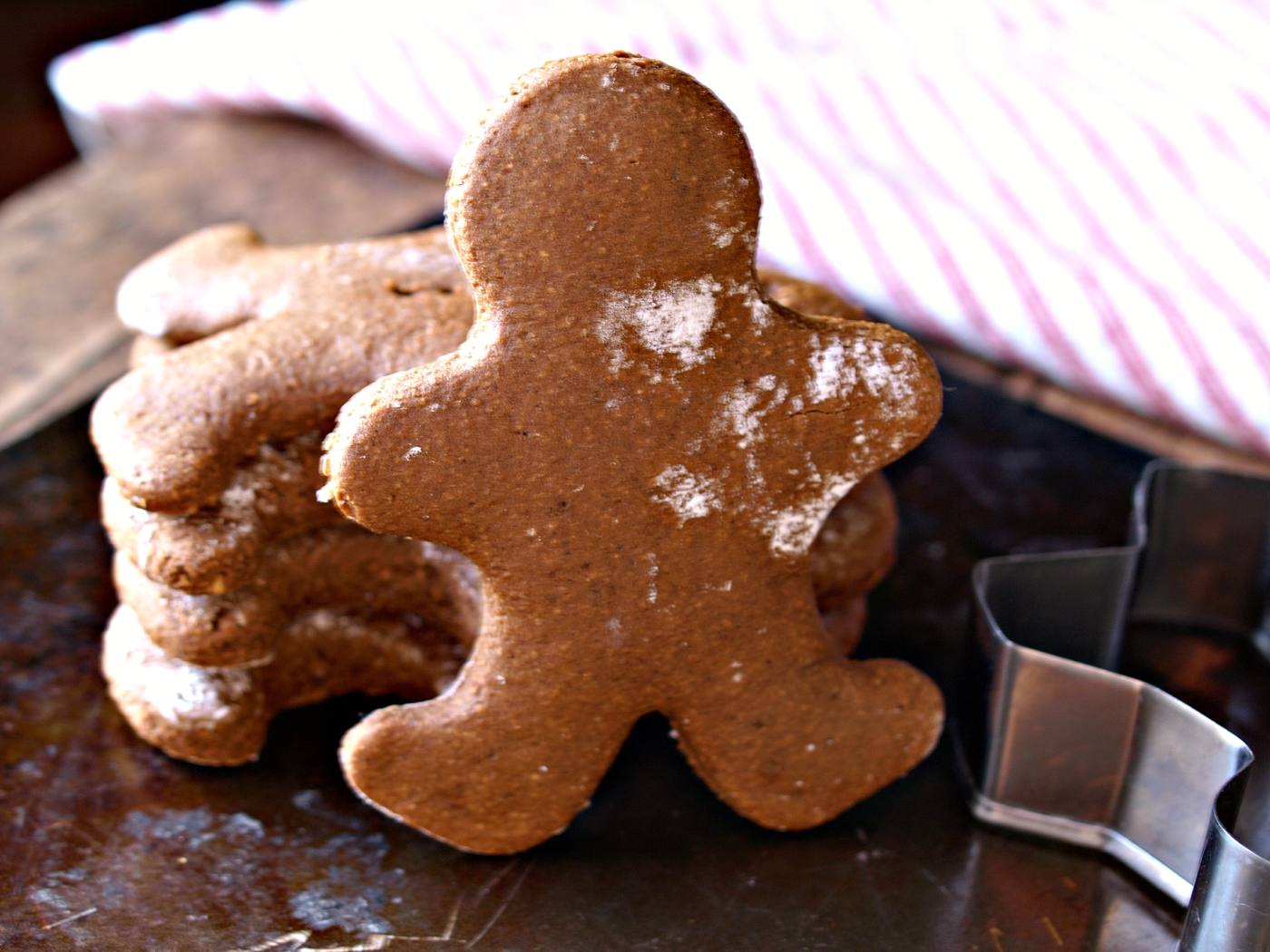Soft Gingerbread Cookies – Vegan, Gluten Free, Oil Free – Feed Your Beauty
